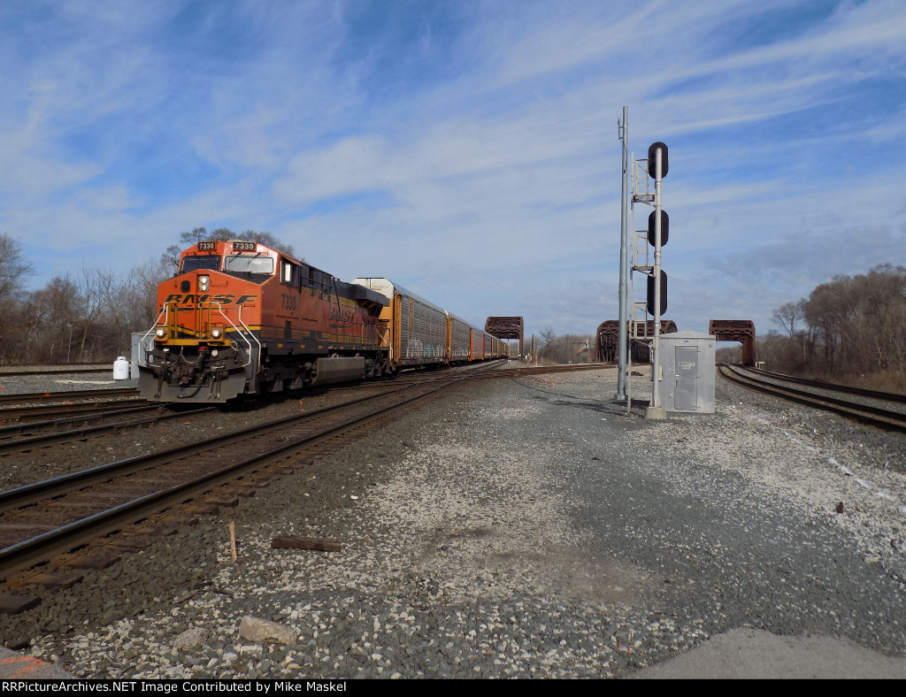 BNSF 7330